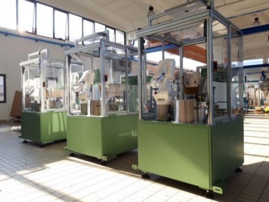 Robotized assembly cell - CUSTOM ROBOTIC CELLS - Labormak S.r.l. - Piacenza