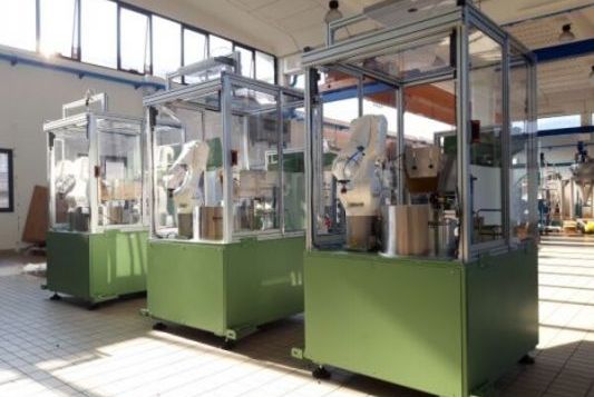 Robotized assembly cell - CUSTOM ROBOTIC CELLS - Labormak S.r.l. - Piacenza